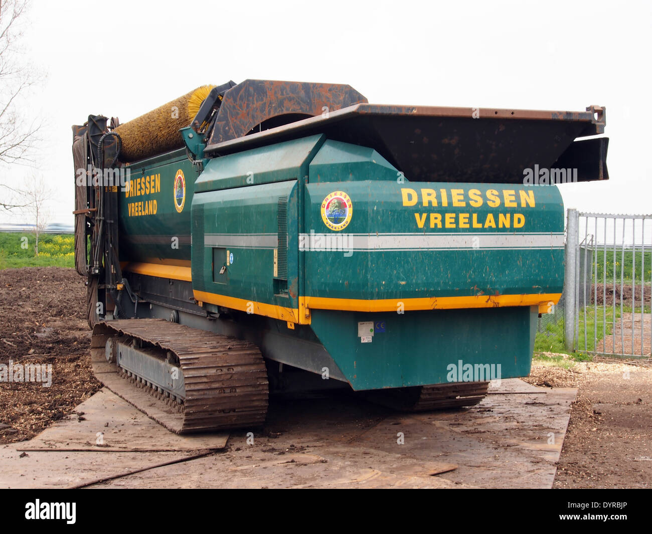 The Doppstadt Calbe SM 620 K Trommel screen is a mobile construction ...