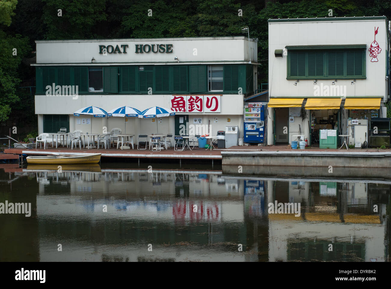 Large house boat hi-res stock photography and images - Alamy