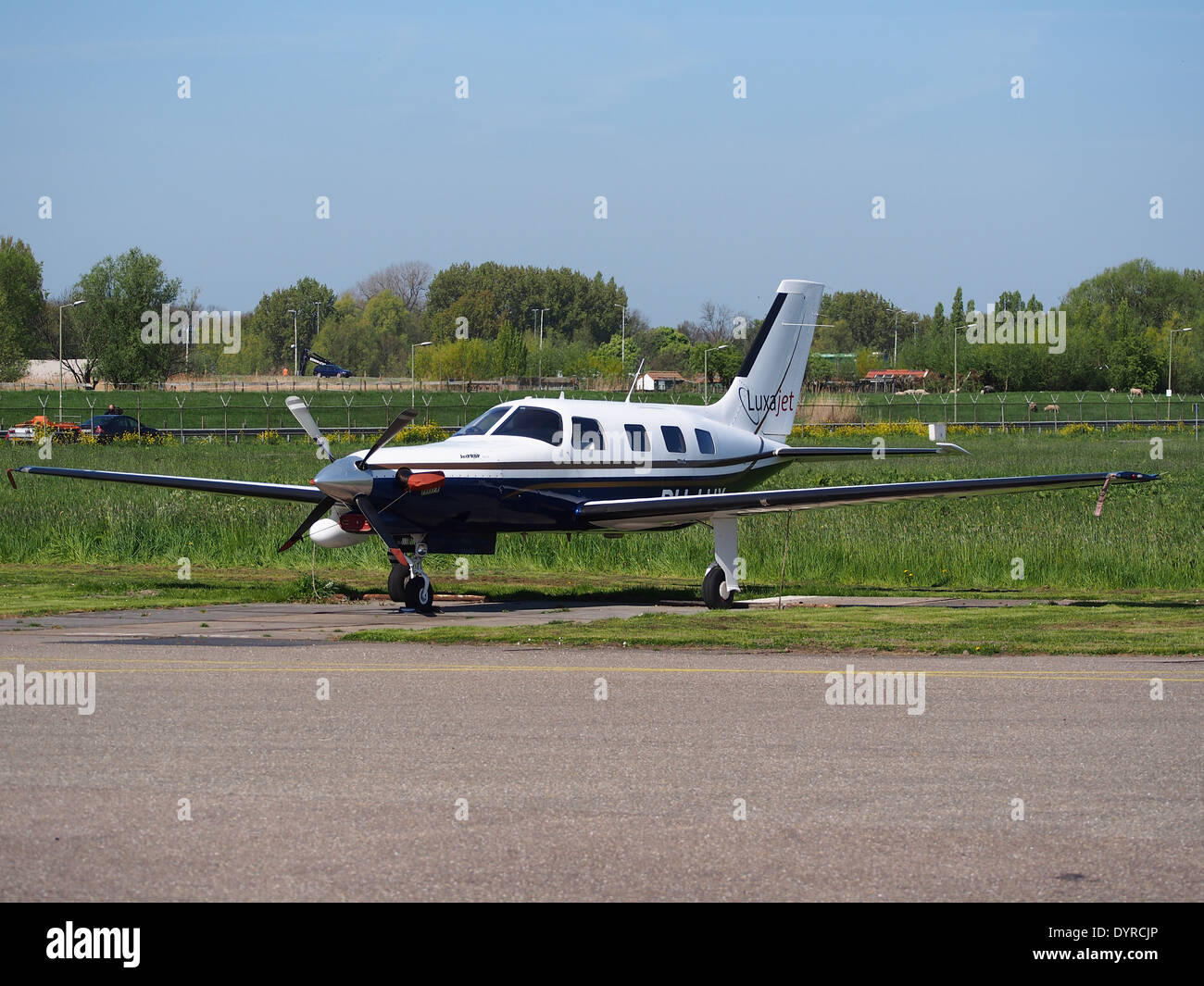 Piper pa 46 hi-res stock photography and images - Alamy
