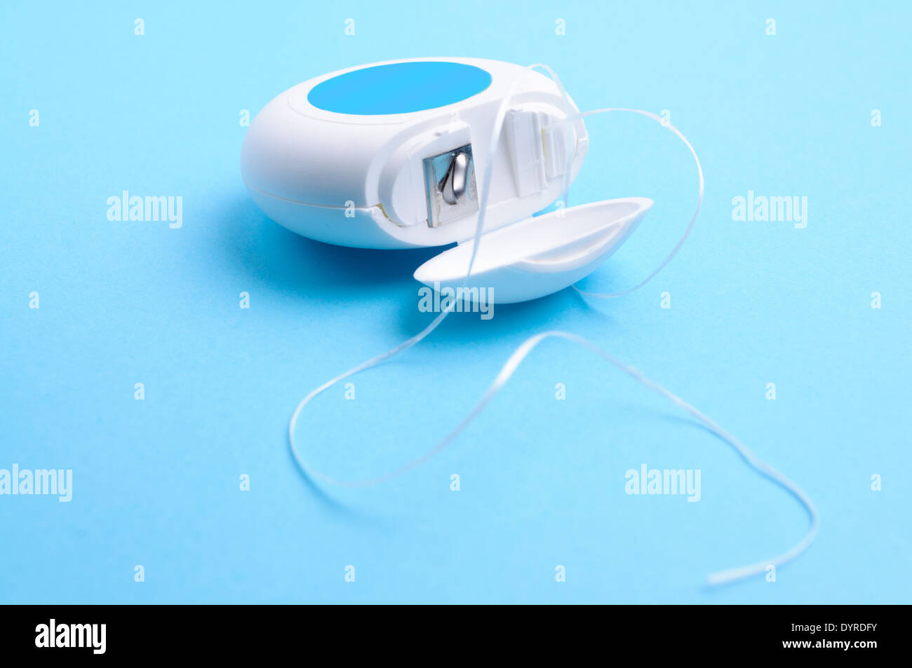 Dental floss hi-res stock photography and images - Alamy