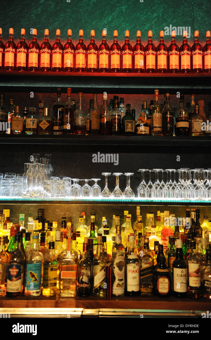 Bottles in the schumanns bar in the ludwigstrasse in munich hi-res ...