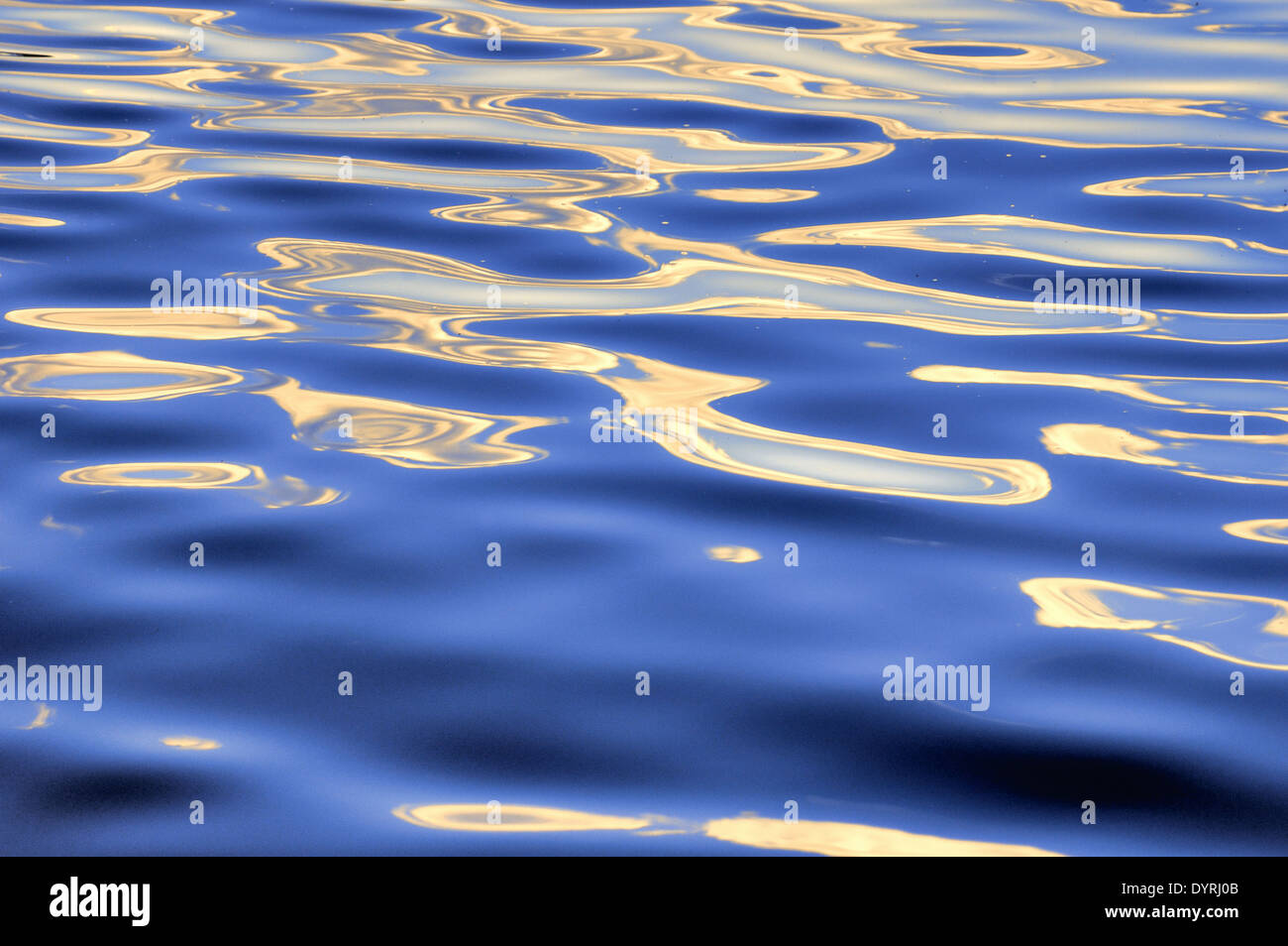 Freshwater waves hi-res stock photography and images - Alamy