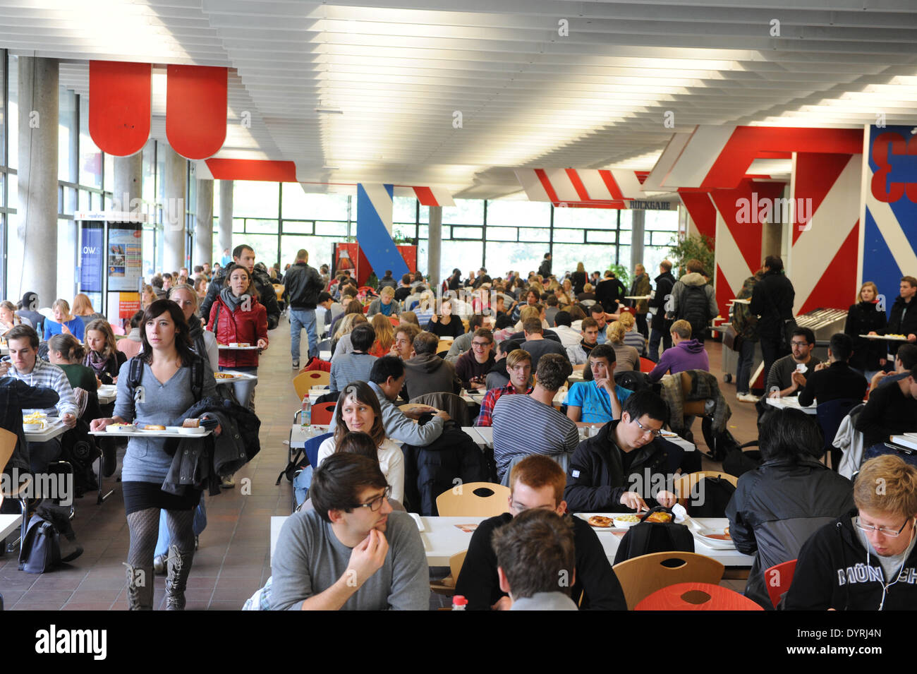 Crowded dining hall at the beginning of the semester at LMU Munich ...