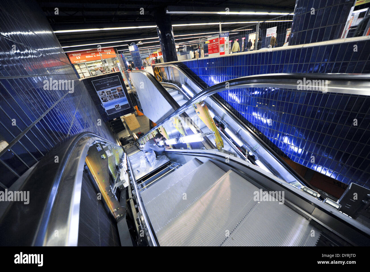 Replacement of escalators at the munich s bahn station marienplatz hi ...