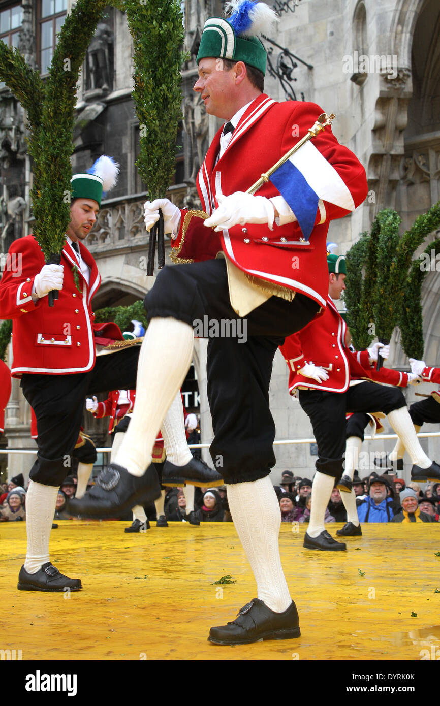 Coopers dance hi-res stock photography and images - Alamy