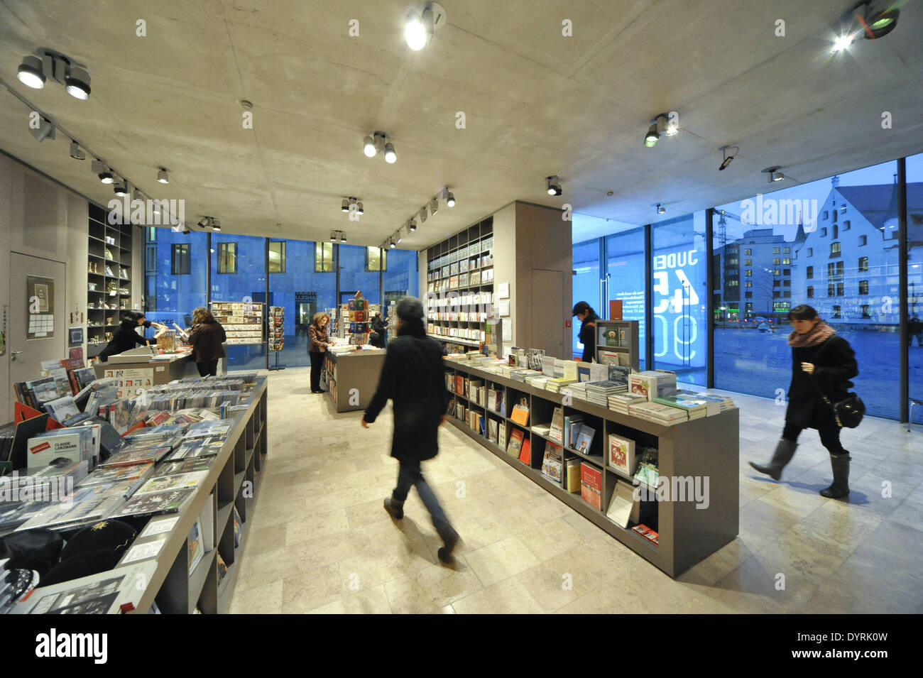 Jewish shop hi-res stock photography and images - Alamy