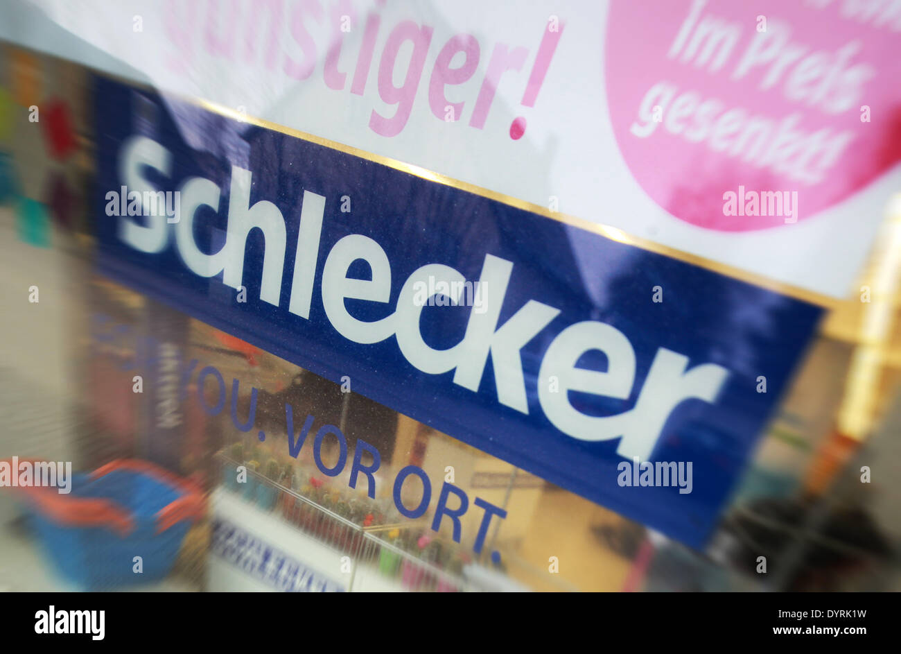 Chain drugstore hi-res stock photography and images - Alamy