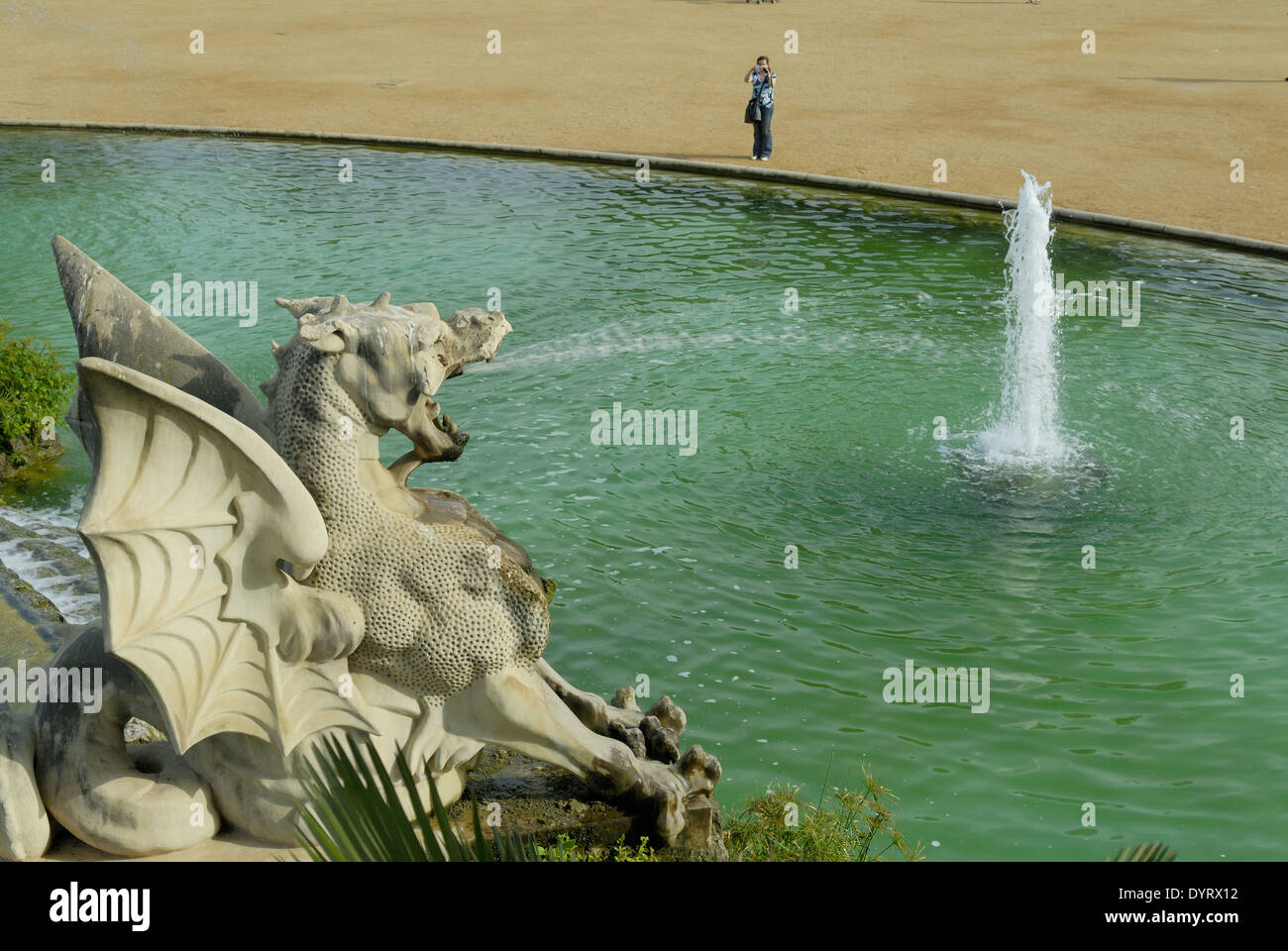 winged dragon statue on Cascade Fountain, Parc de la Ciutadella ...