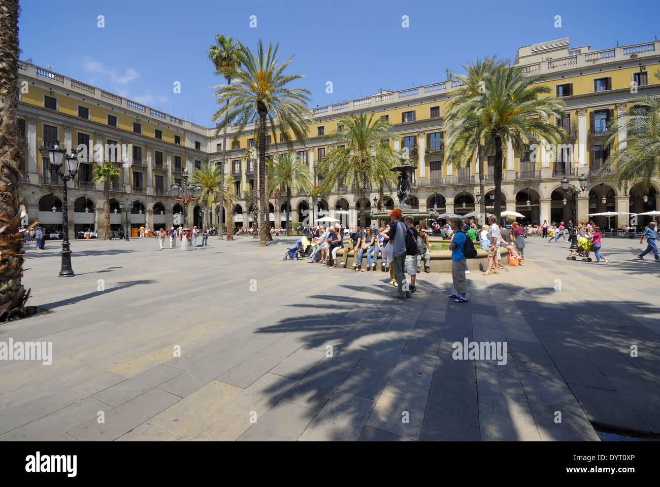 Plaza reial barcelona spain hi-res stock photography and images - Alamy