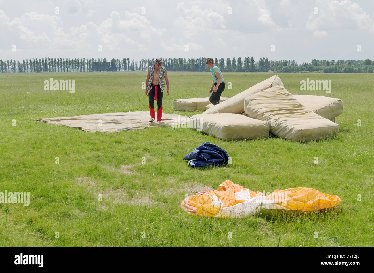 One day with parachutist in airfield. Mat placement for an electronic ...