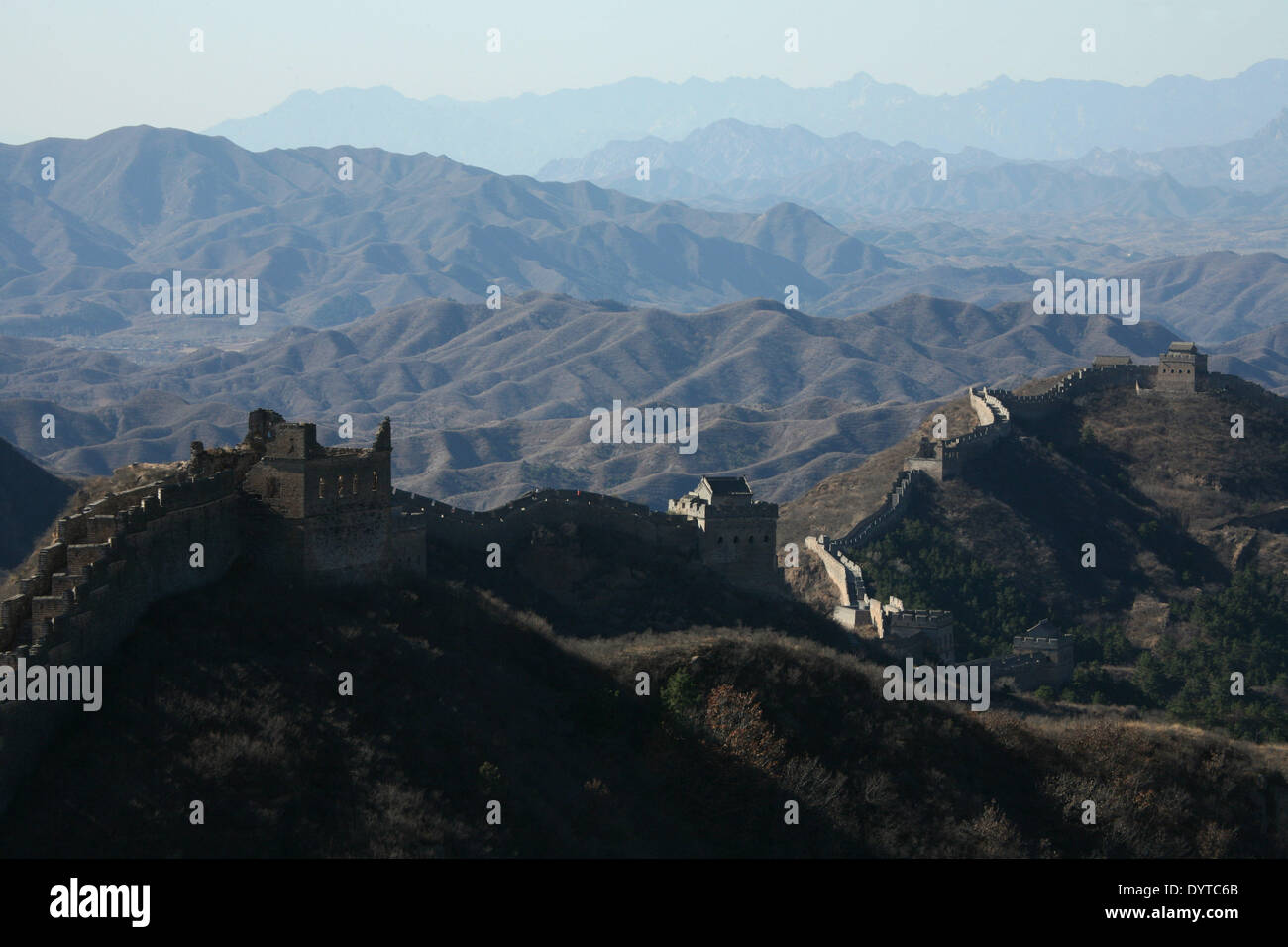 Broken lin hi-res stock photography and images - Alamy