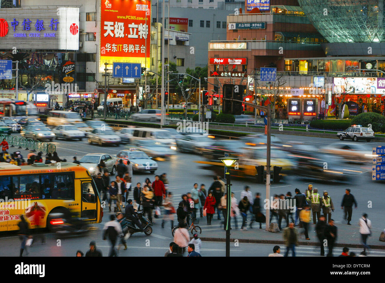 Traffic flow at a cross road in downtown shanghai hi-res stock ...