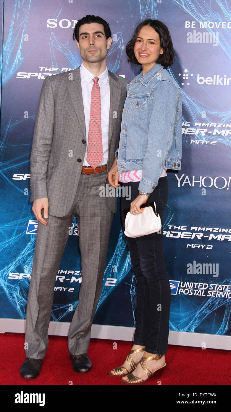 Louis cancelmi and elisabeth waterston hi-res stock photography and ...
