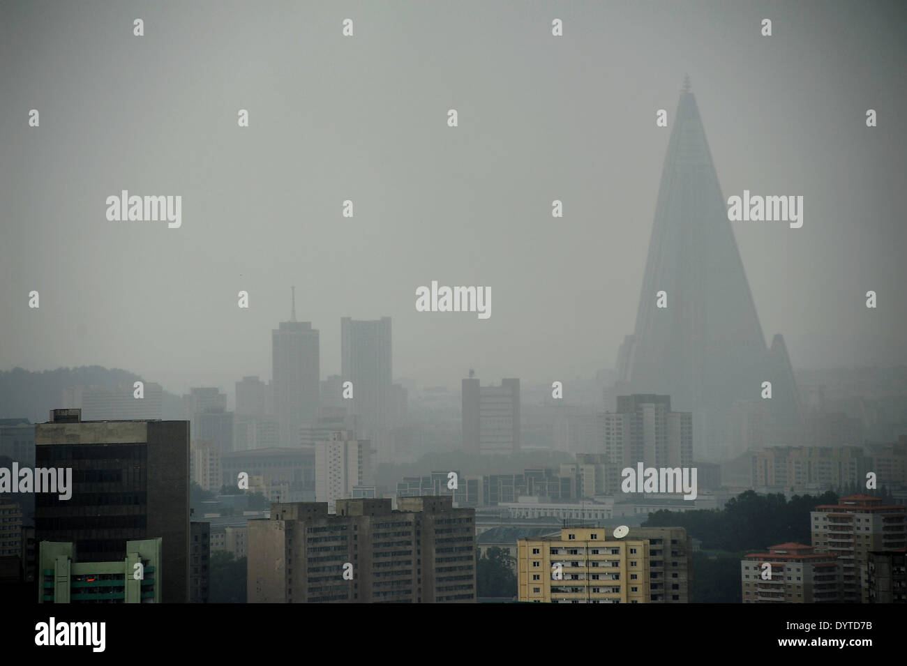 Pyongyang skyline fog hi-res stock photography and images - Alamy