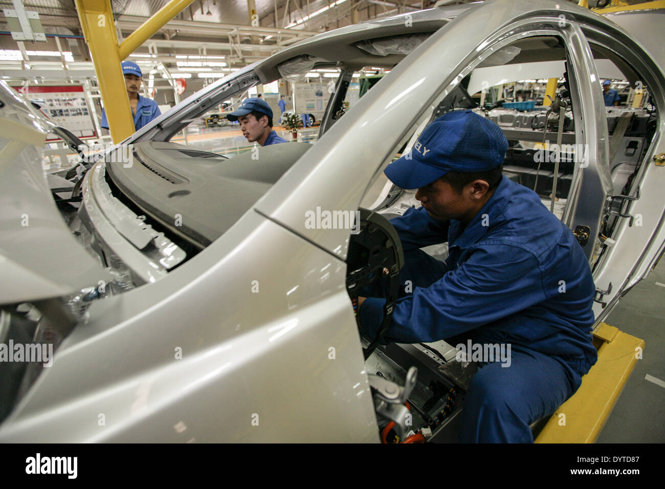 Workers at the Geely Automotive Holdings Ltd Stock Photo - Alamy