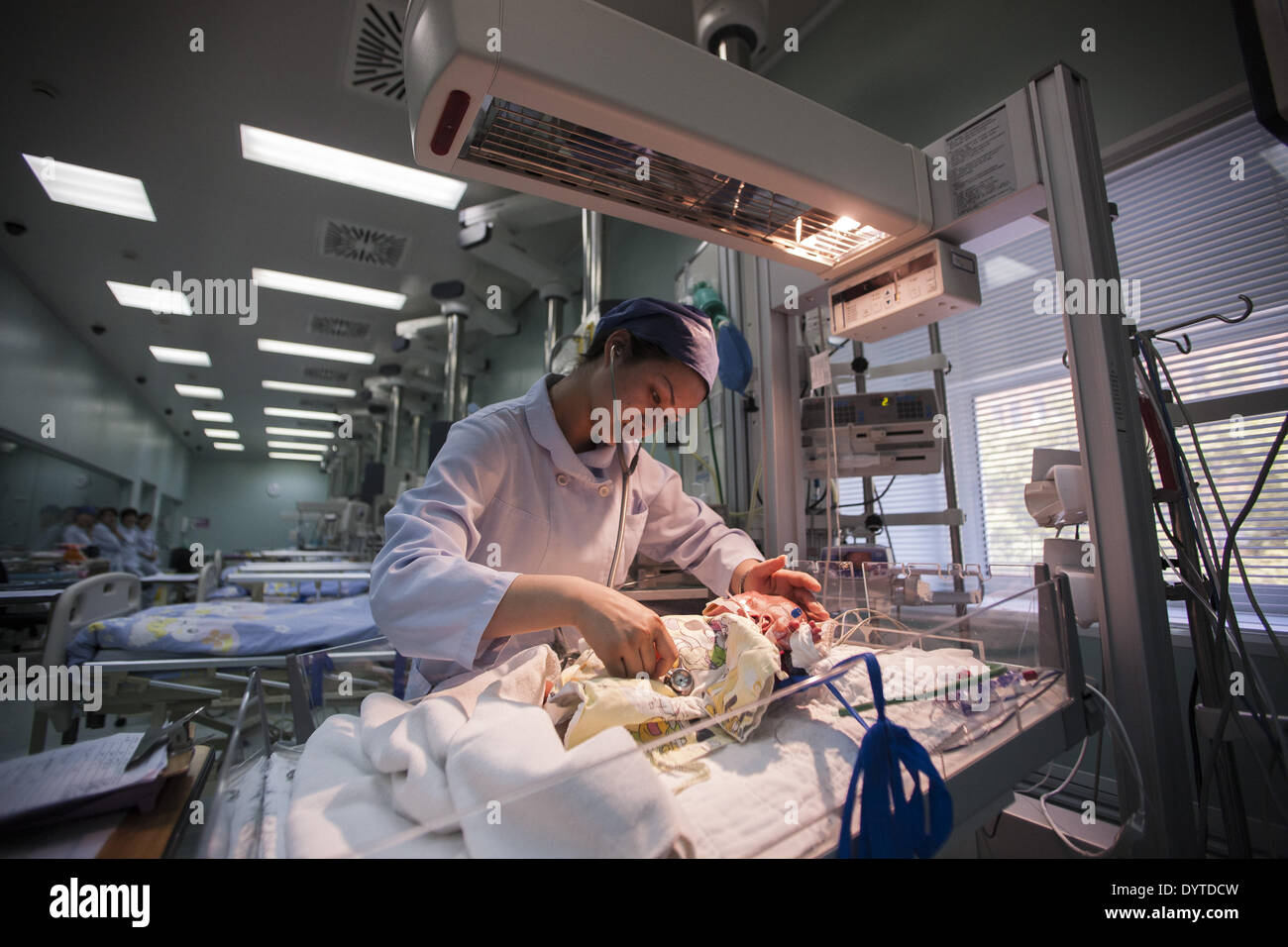 Nurse take care of kids after heart operation at Shanghai ChildrenâÄ™s ...