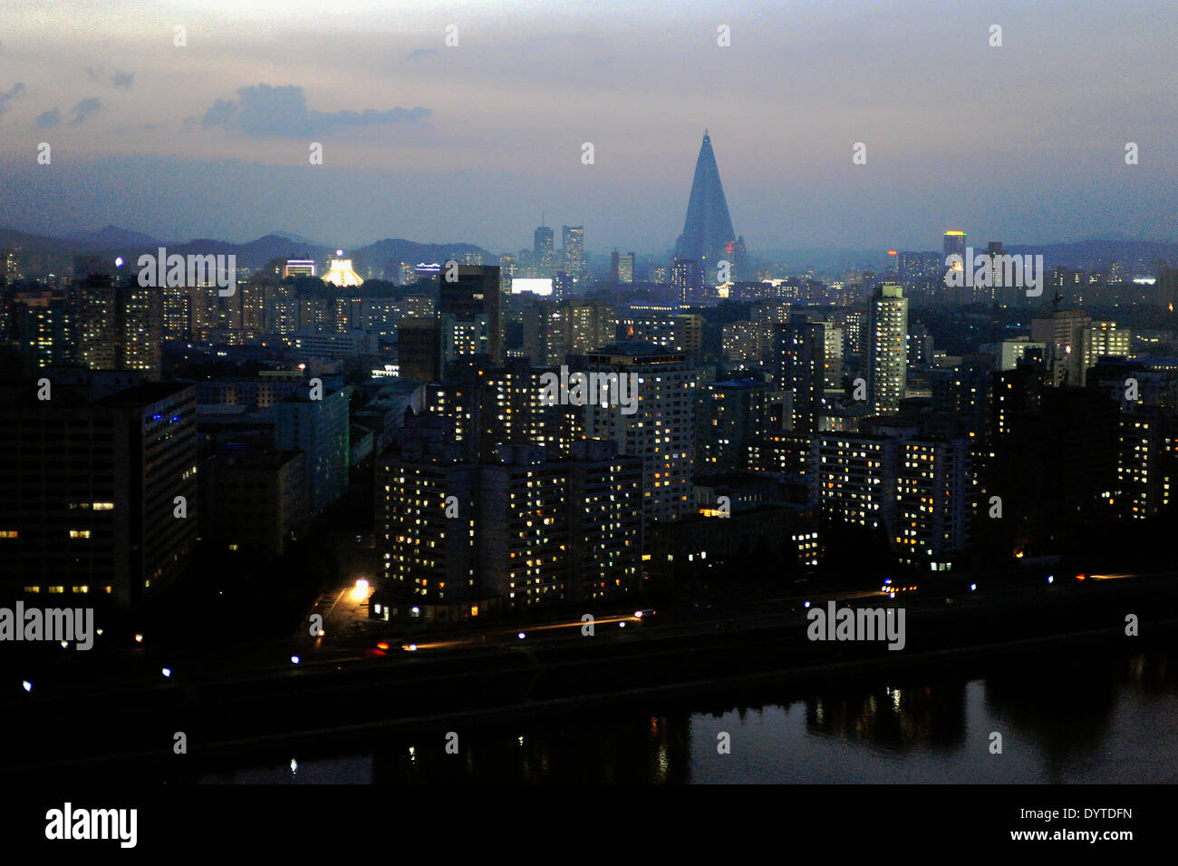 Pyramid shaped hotel hi-res stock photography and images - Alamy