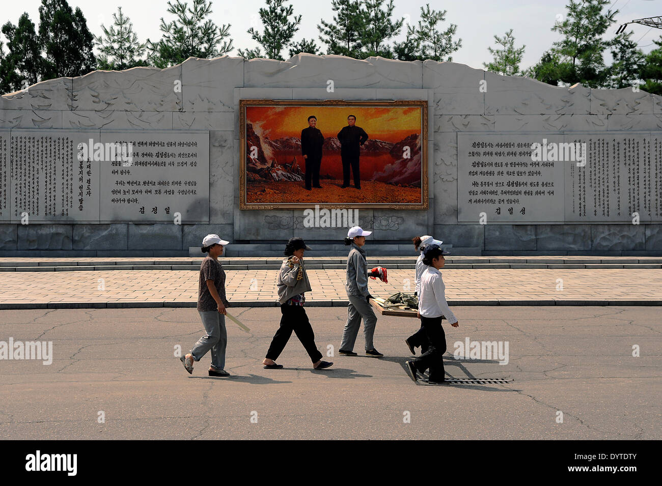 Korean construction workers hi-res stock photography and images - Alamy