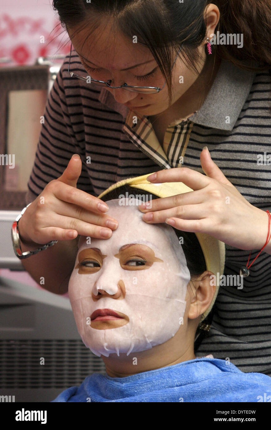 Cosmetic booth hi-res stock photography and images - Alamy