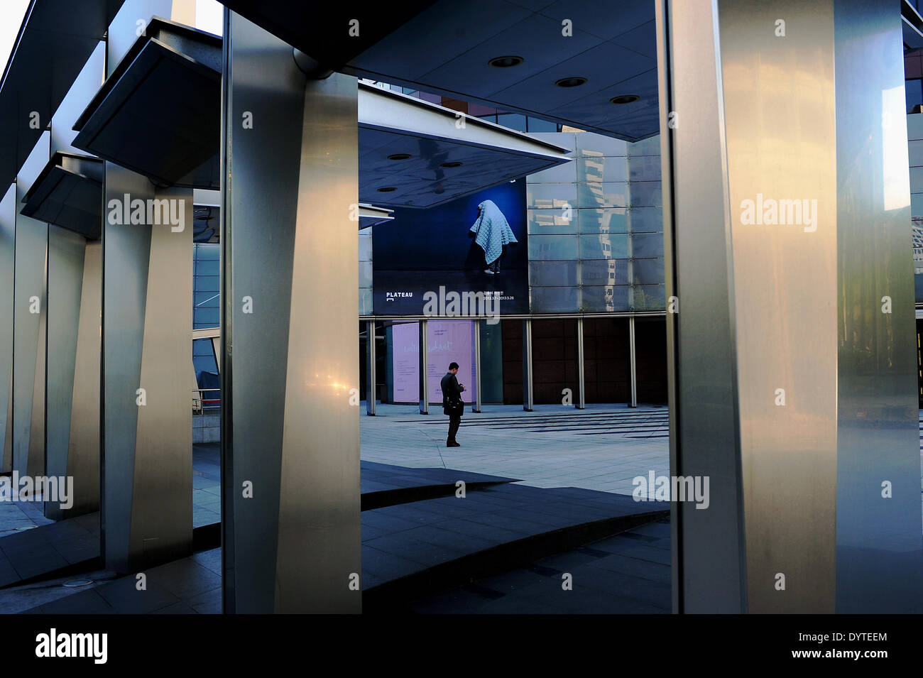 Silver columns hi-res stock photography and images - Alamy