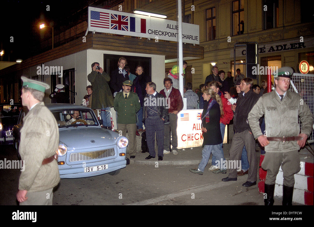 Check point charlie 1989 hi-res stock photography and images - Alamy