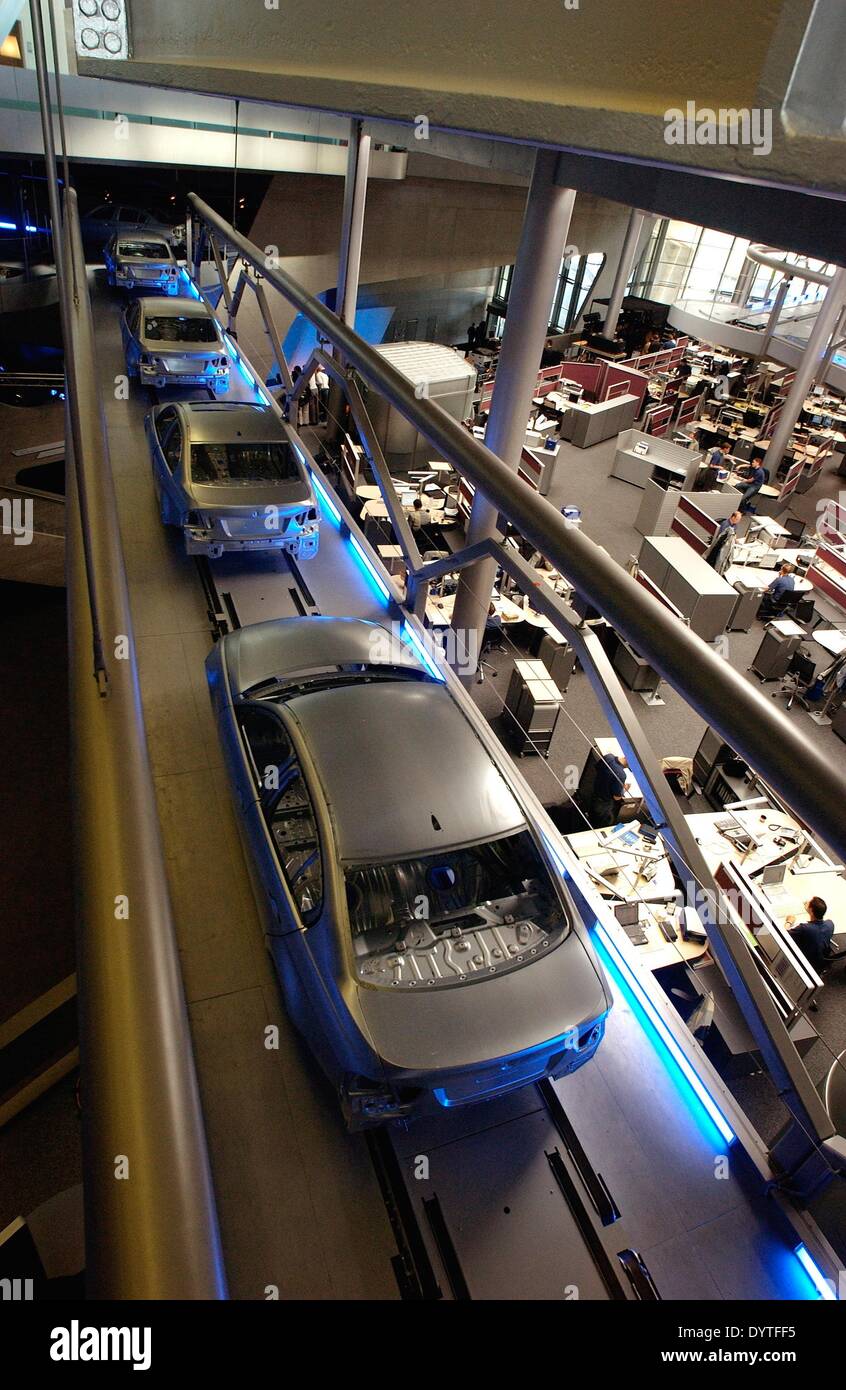 Bmw manufacturing plant hi-res stock photography and images - Alamy