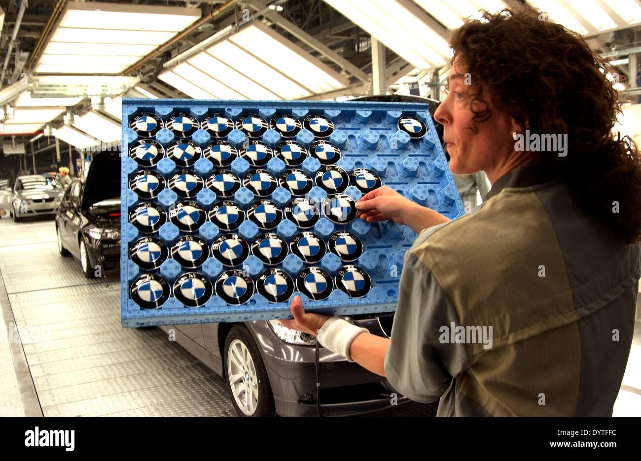 Bmw manufacturing plant hi-res stock photography and images - Alamy