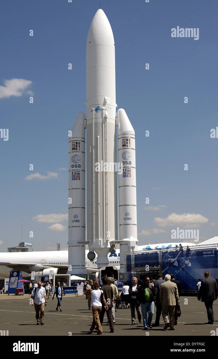 Esa rocket hi-res stock photography and images - Alamy