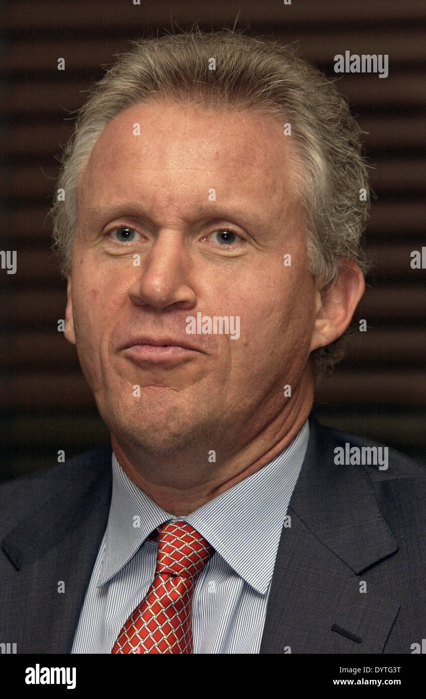 Portraits of r hi-res stock photography and images - Alamy