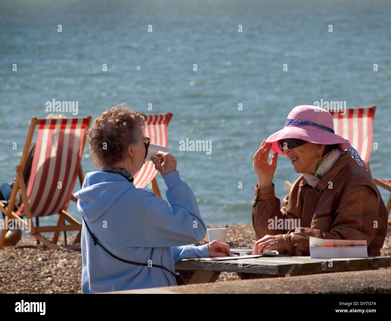 English ladies tea hi-res stock photography and images - Alamy