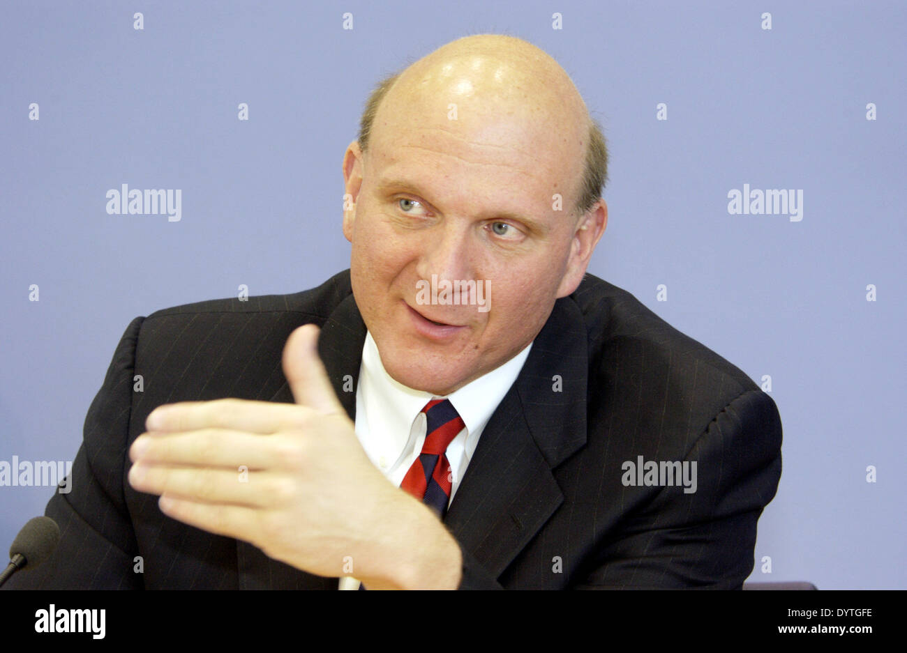 Steve ballmer microsoft chief executive hi-res stock photography and ...