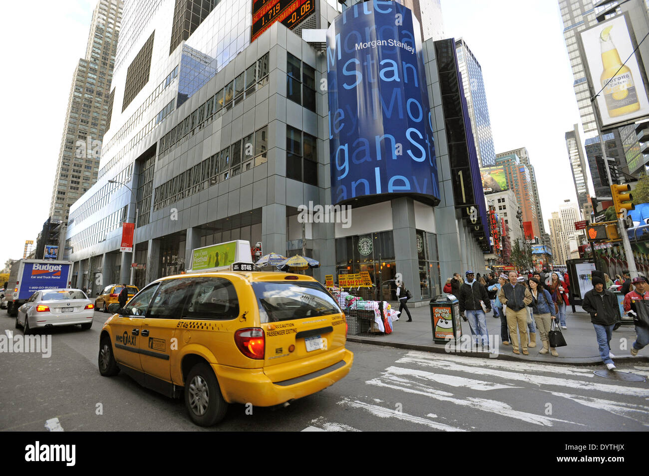Stanley headquarters in times square hi-res stock photography and ...
