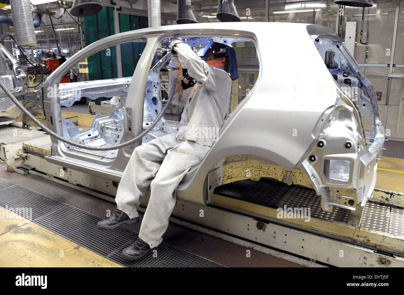 Car body welding process High Resolution Stock Photography and Images ...