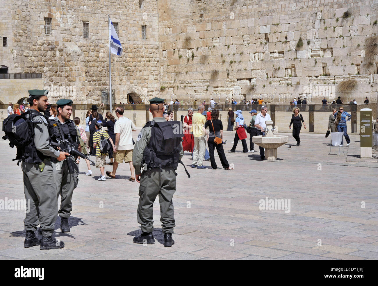 Jewish soldiers jerusalem hi-res stock photography and images - Alamy