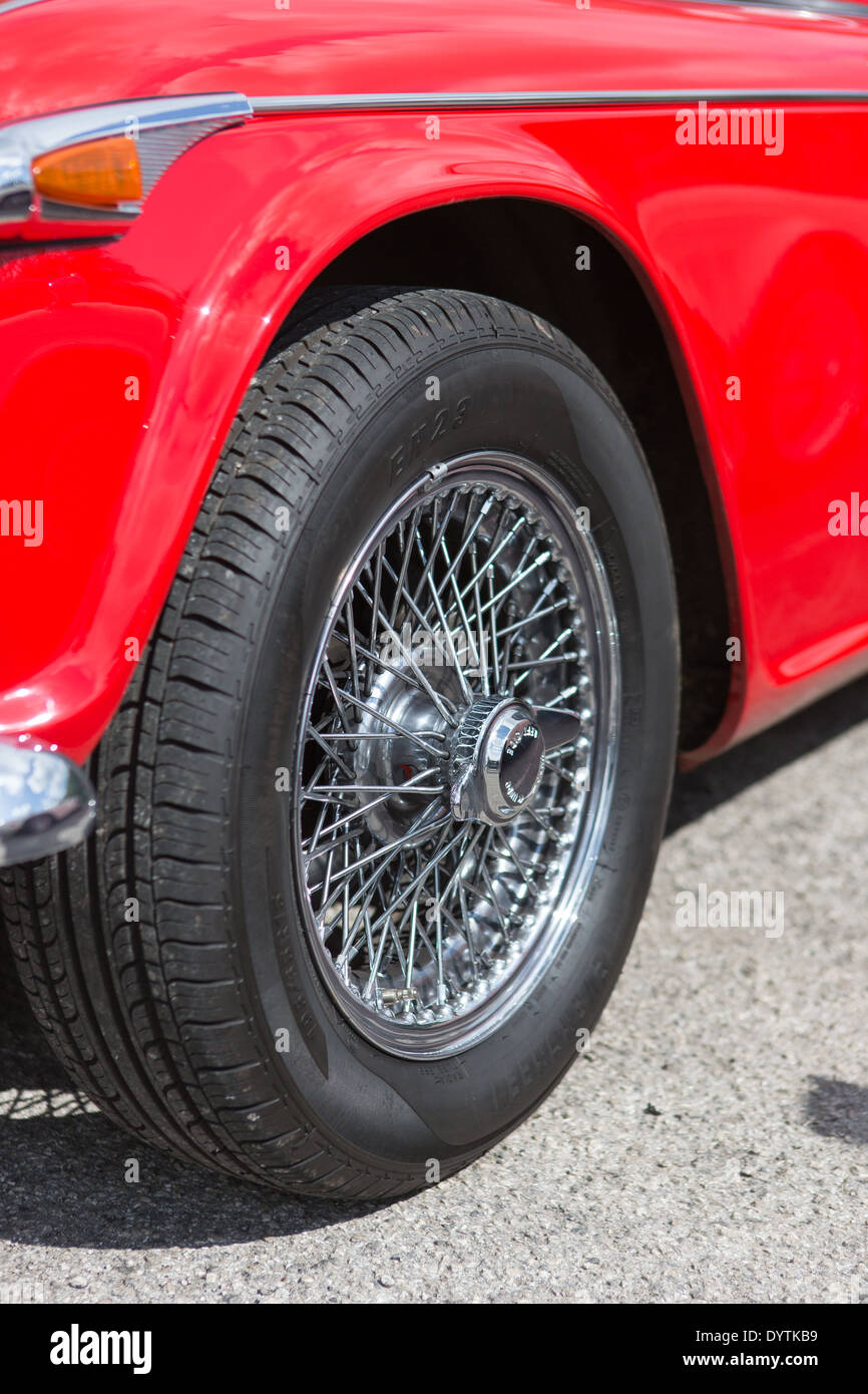 Wire wheel wheels hi-res stock photography and images - Alamy