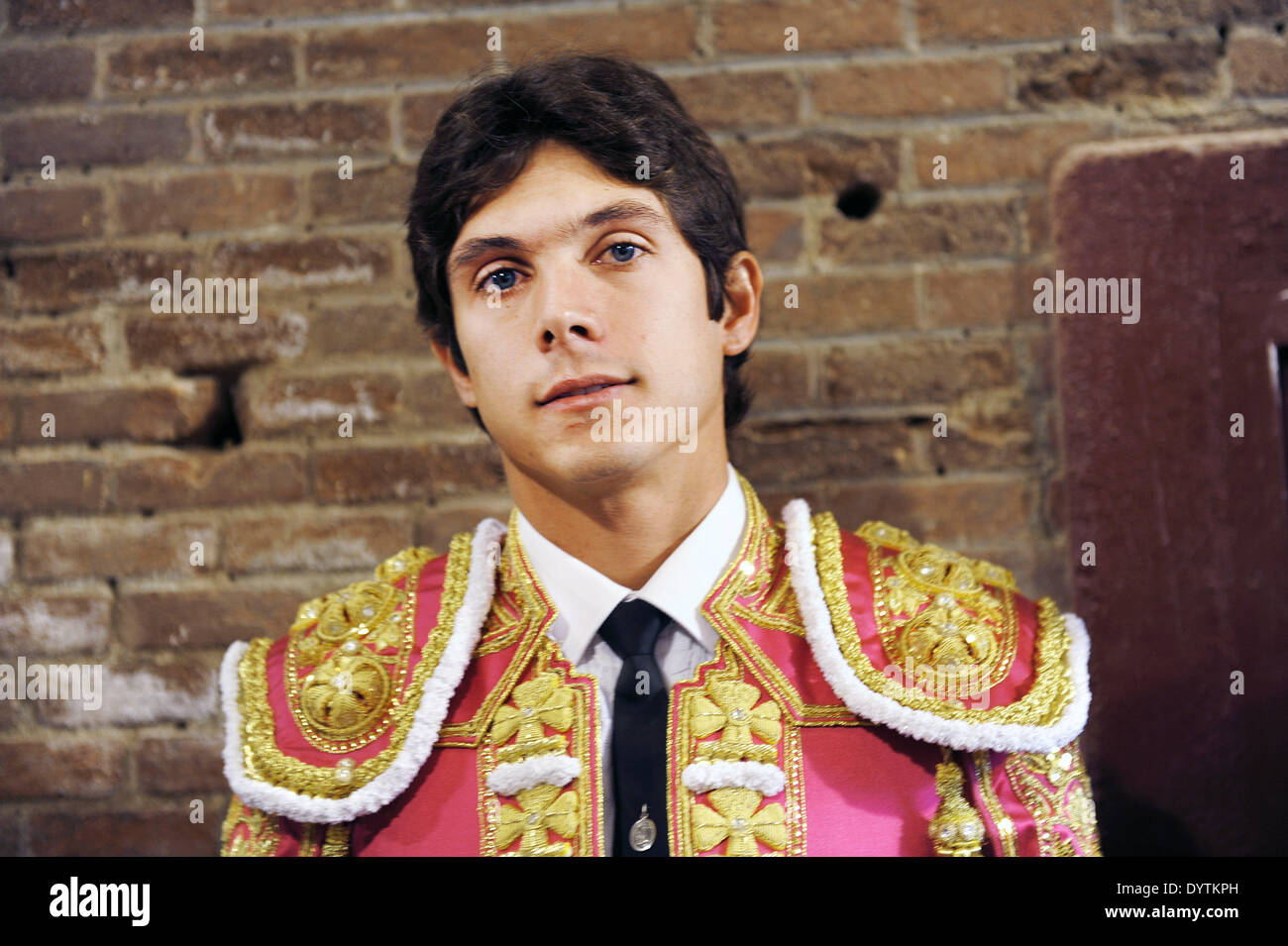 Arts culture customs and tradition personalities portraits europe hi ...