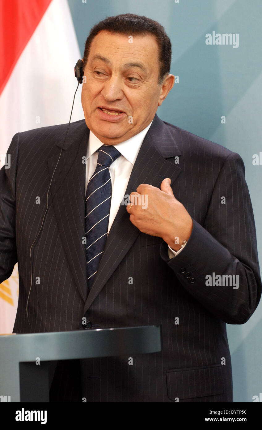 President of egypt hosni mubarak hi-res stock photography and images ...