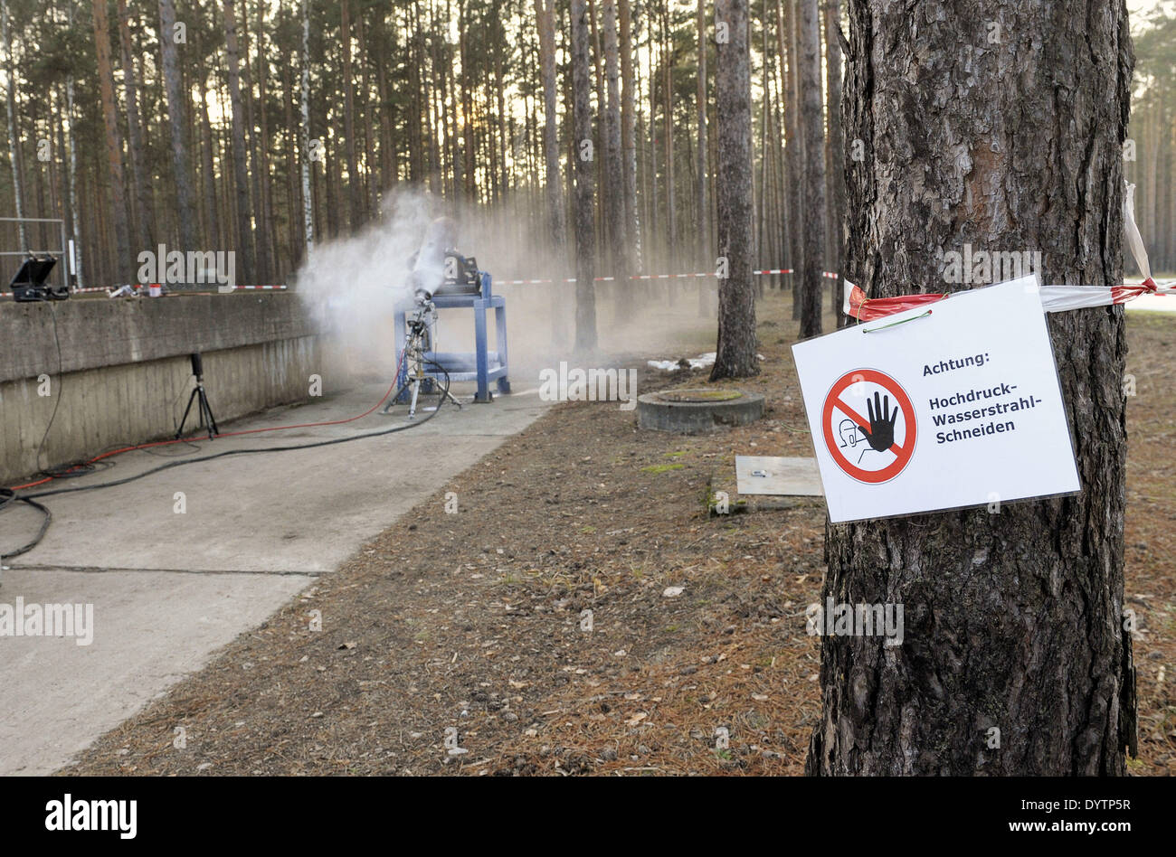 Defusing Bombs High Resolution Stock Photography and Images - Alamy