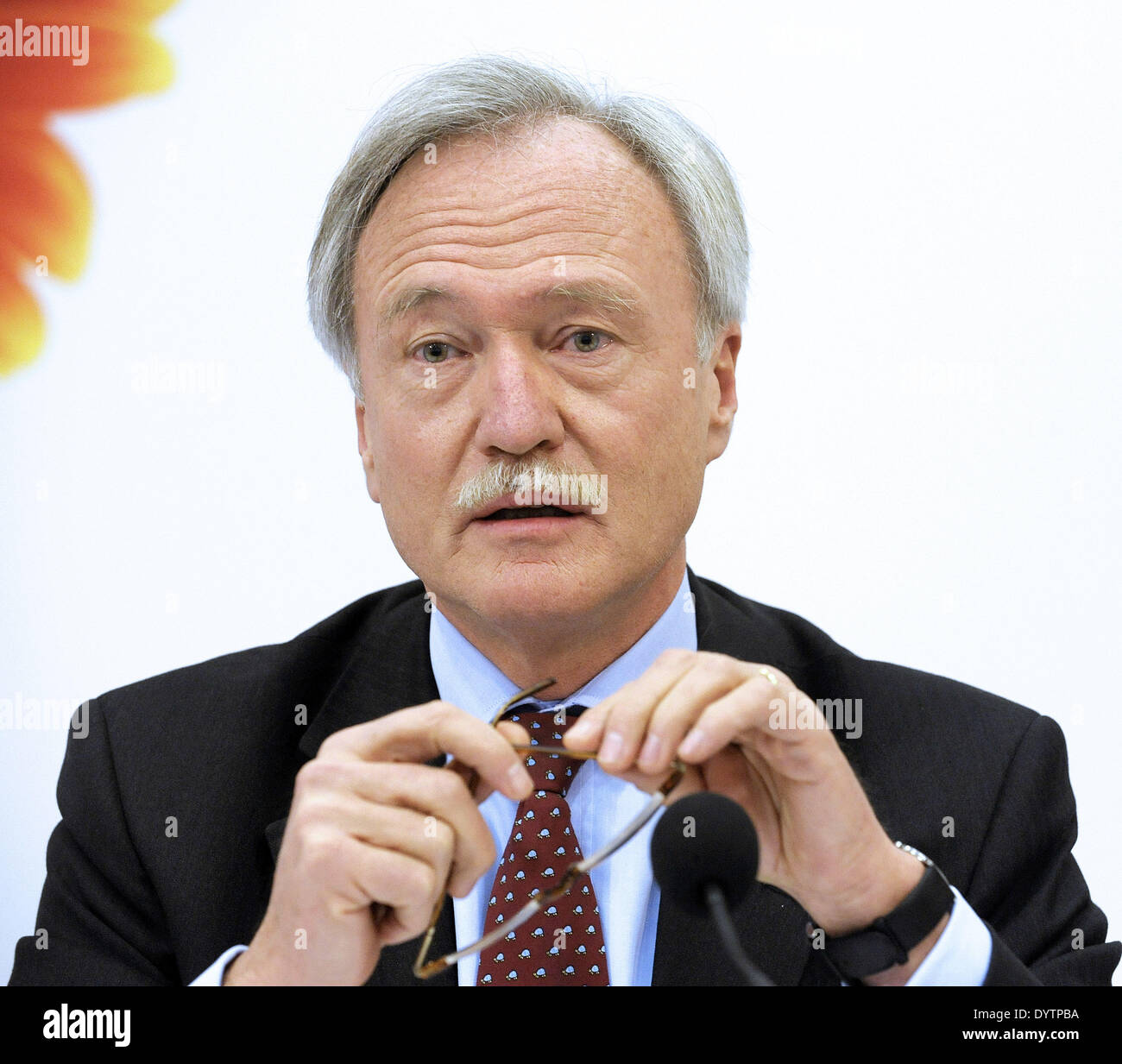 Faber and faber hi-res stock photography and images - Alamy