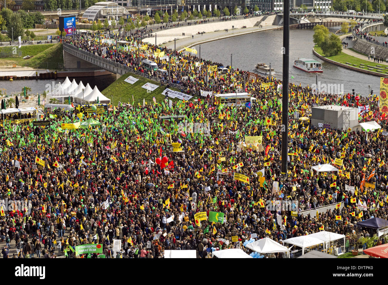 Nuclear movement hi-res stock photography and images - Alamy