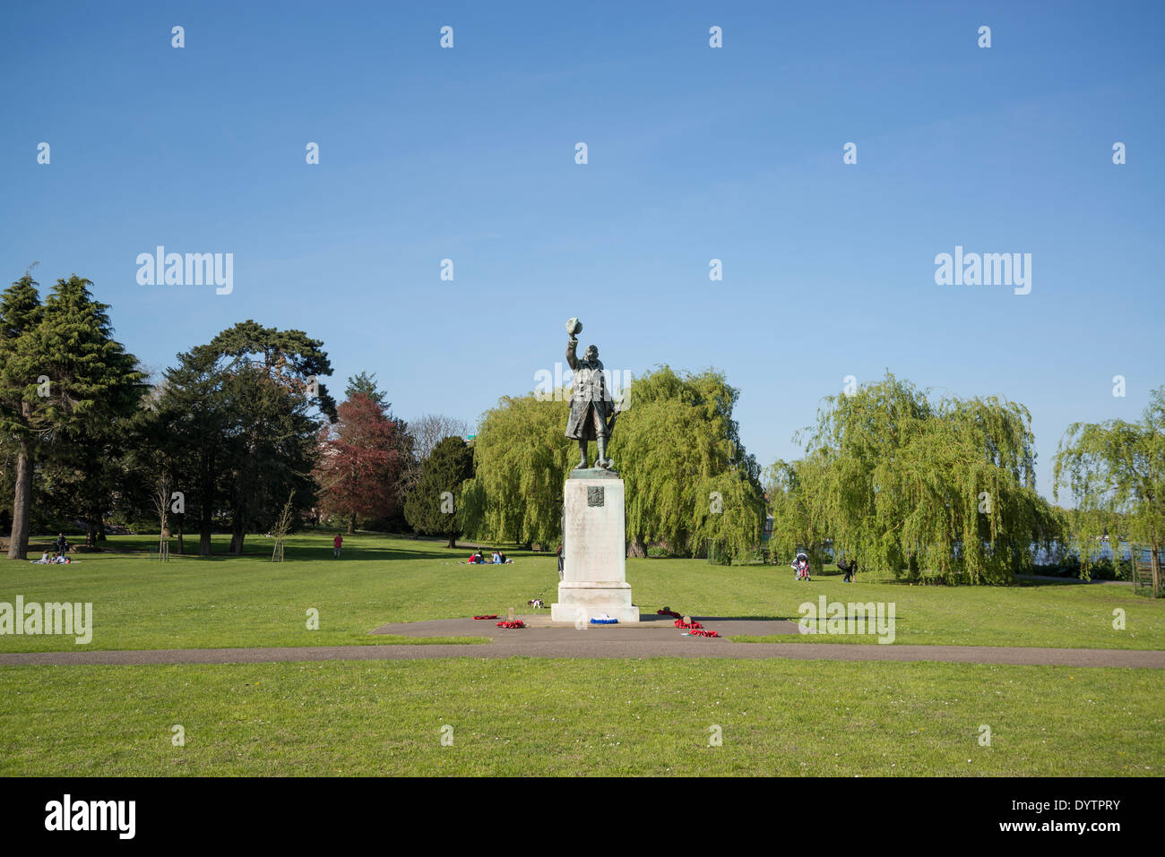 First world war statue hi-res stock photography and images - Alamy