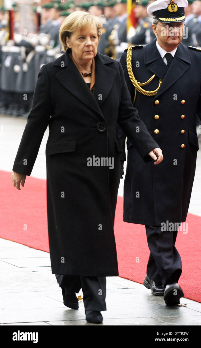 Defence forces full length hi-res stock photography and images - Alamy