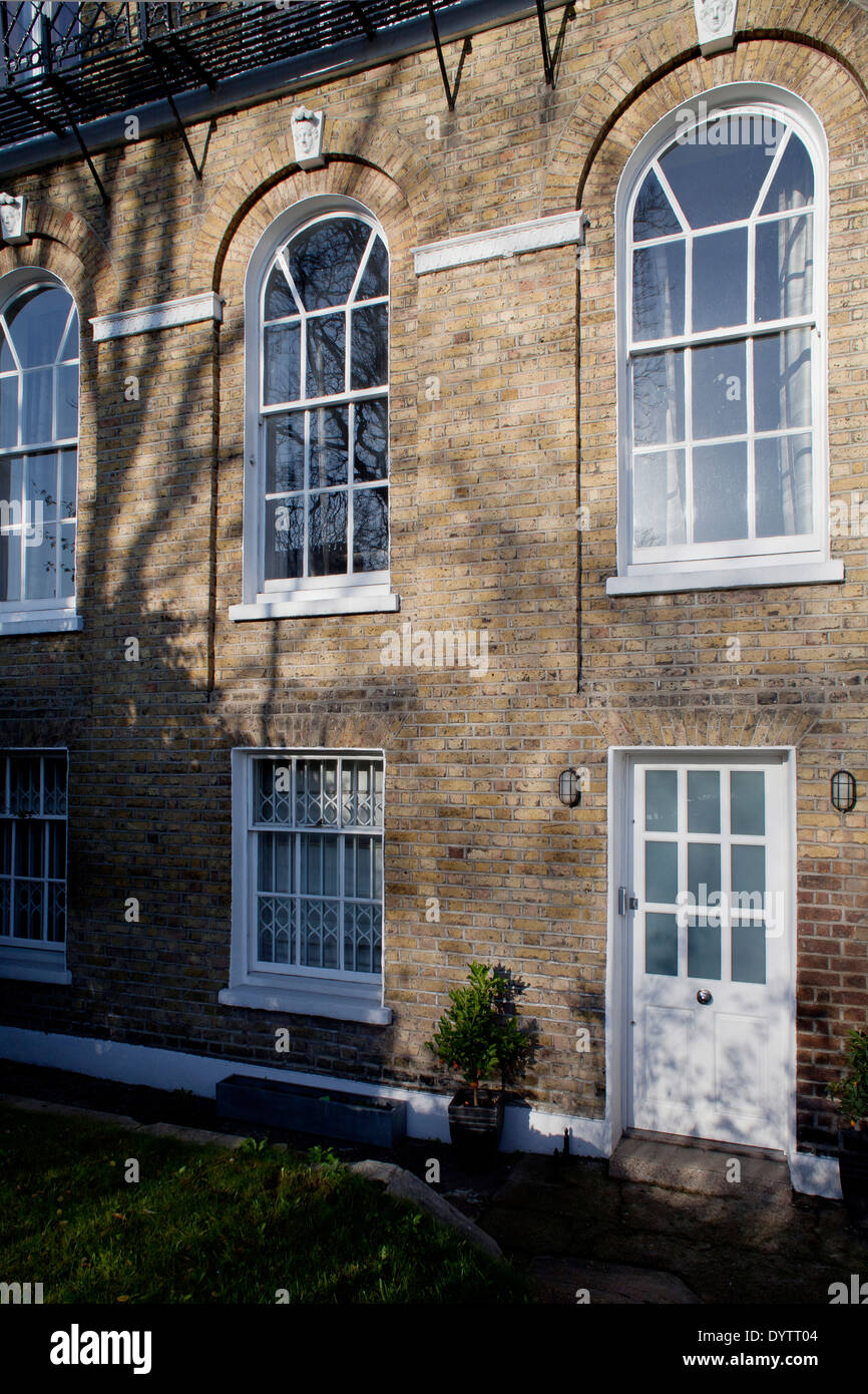 Arched windows town house london hi-res stock photography and images ...