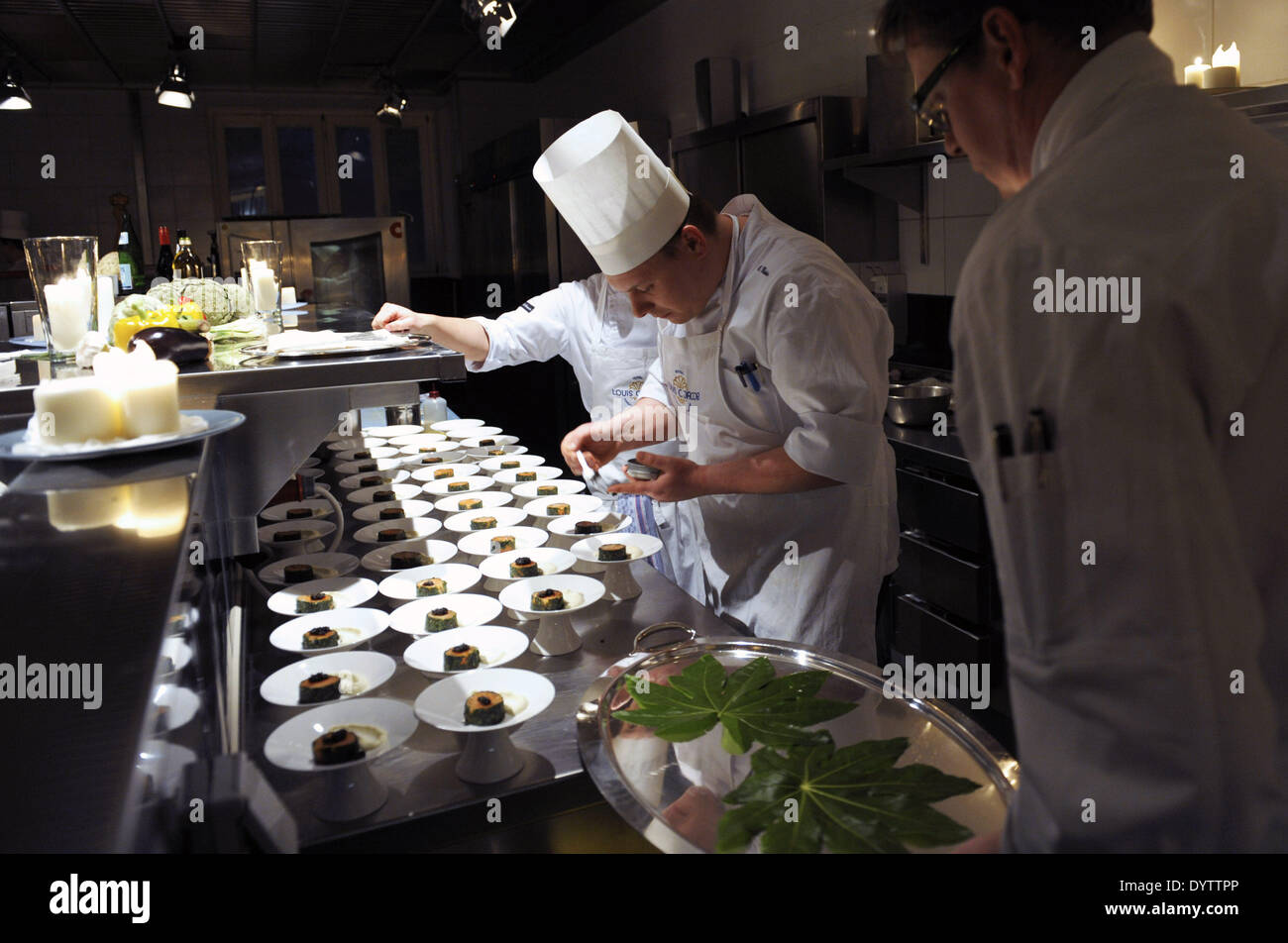 Kitchen meeting hi-res stock photography and images - Alamy
