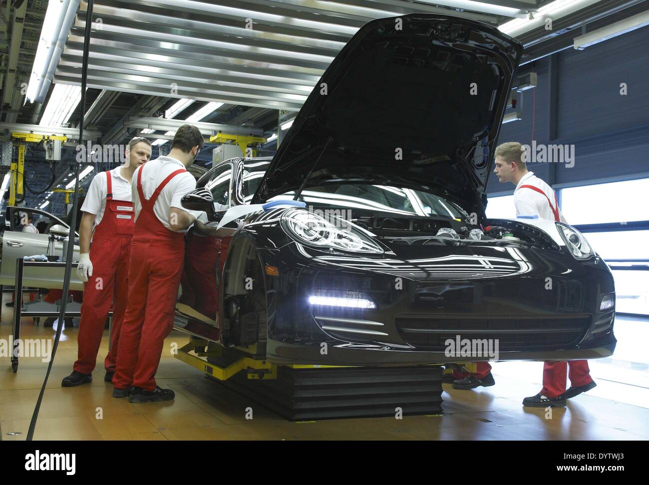 The Porsche factory in Leipzig Stock Photo - Alamy