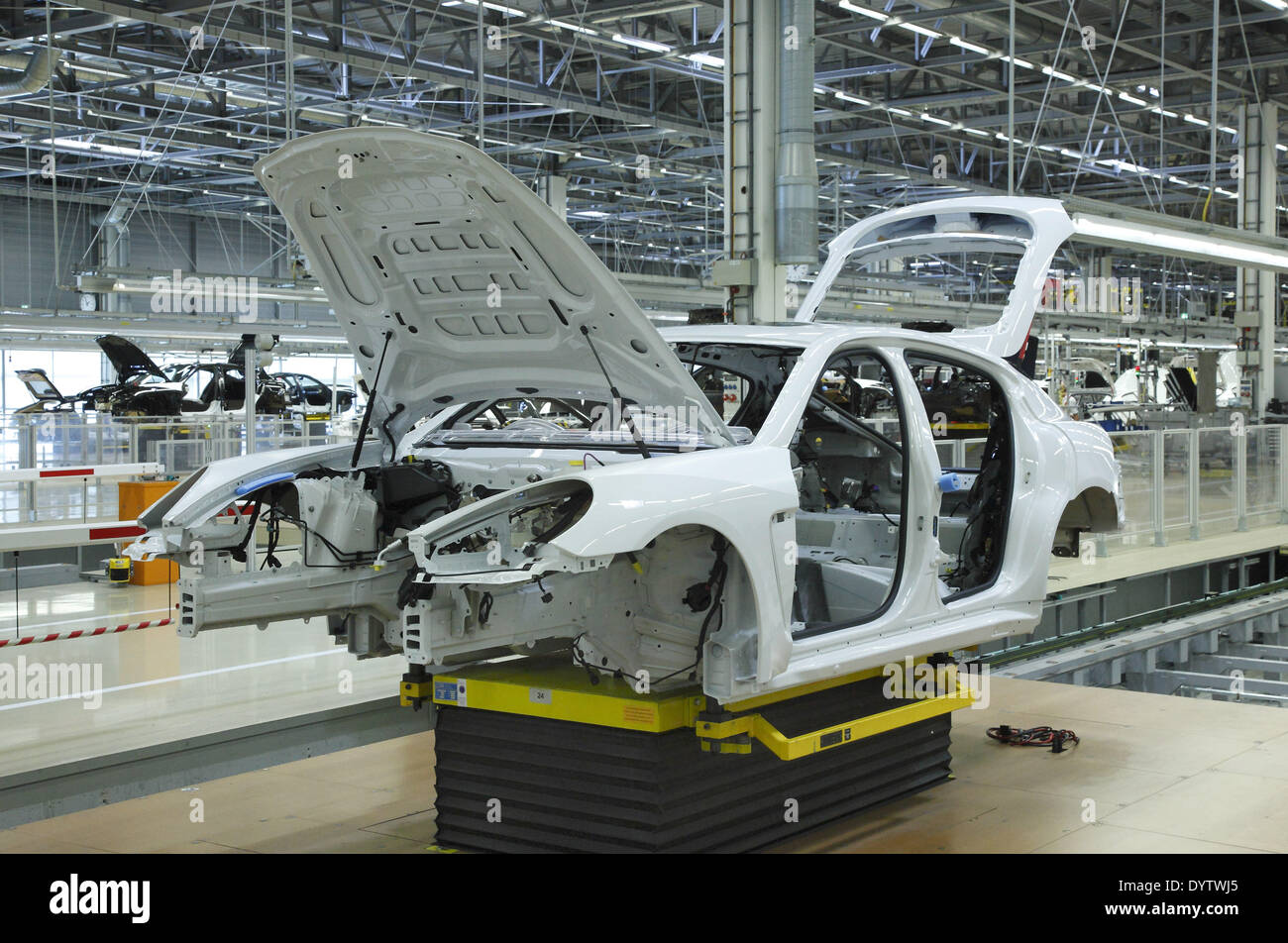 The Porsche factory in Leipzig Stock Photo - Alamy