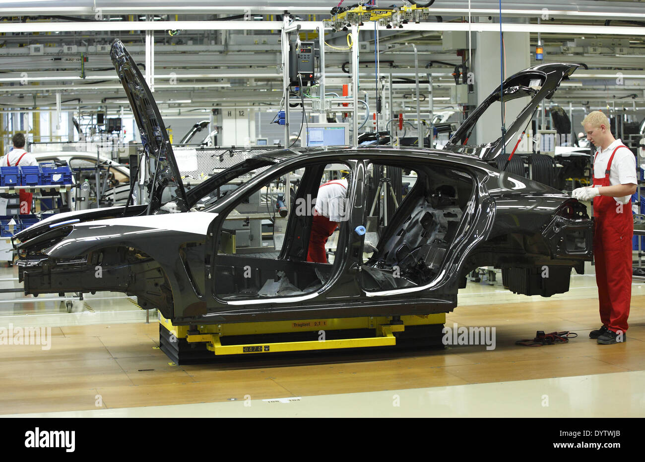 The Porsche factory in Leipzig Stock Photo - Alamy