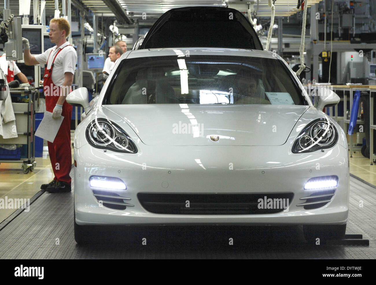 The Porsche factory in Leipzig Stock Photo - Alamy
