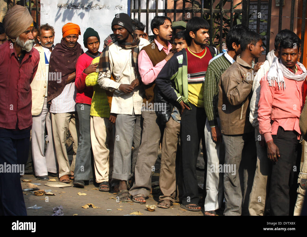 14 01 10 queue hi-res stock photography and images - Alamy
