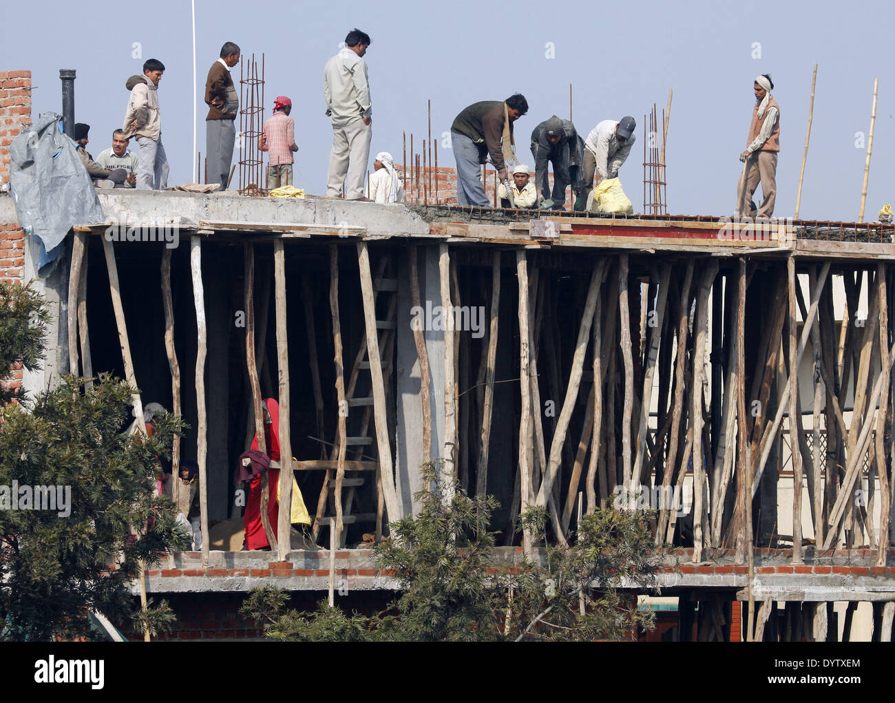 India economy construction hi-res stock photography and images - Alamy